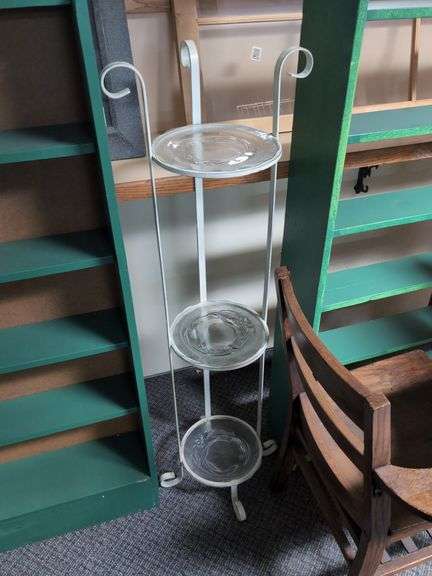 3-TIER METAL STAND WITH GLASS PLATES - Isabell Auction