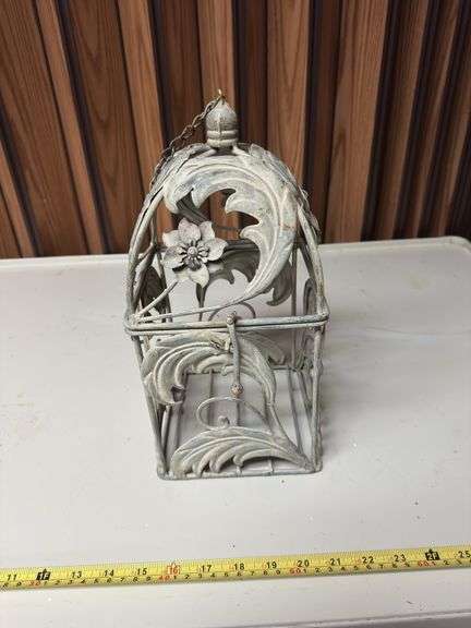 HANGING DECORATIVE METAL CAGE - Isabell Auction
