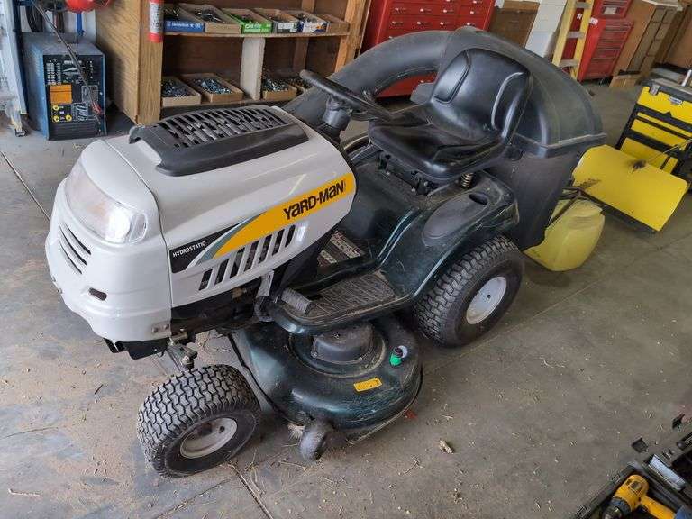 (S) MTD YARD-MAN 20-HP. HYDROSTATIC LAWN TRACTOR WITH 46" MOWER DECK ...