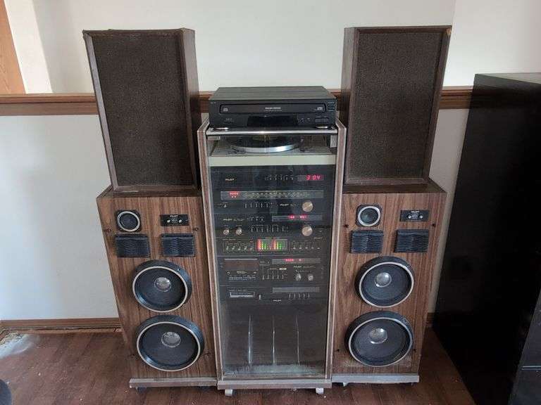 (UP) PILOT HIFI TOWER STEREO SYSTEM WITH PHILLIPS 5-DISC CHANGER (TOP ...