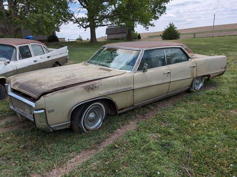 (OUT) 1969 BUICK ELECTRA 225 ( ENGINE) (ODO SHOWING: 116,107 MILES ...