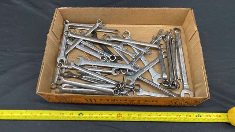 ASSORTED WRENCHES - Isabell Auction