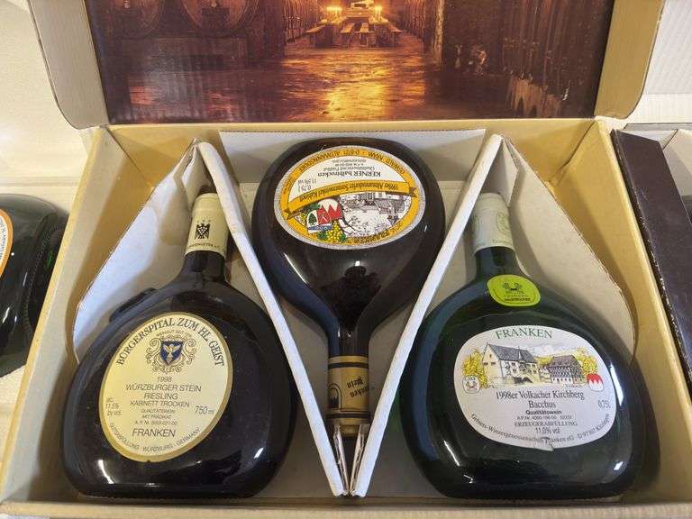 3-PC GERMAN COLLECTOR BOTTLES - Isabell Auction