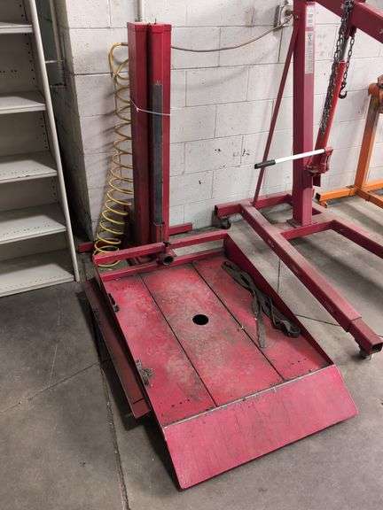 ELEC. MULTI-LIFT PLATFORM/LAWN MOWER LIFT - Isabell Auction