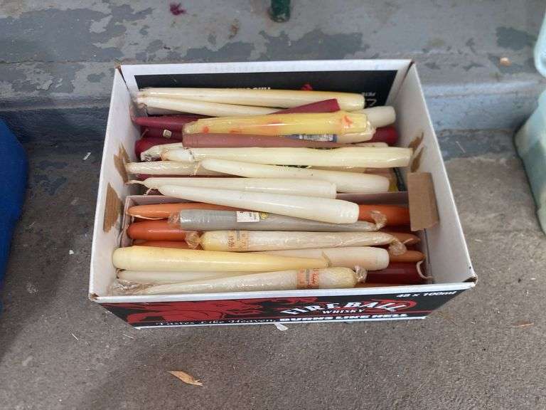 (G) ASSORTED CANDLES - Isabell Auction