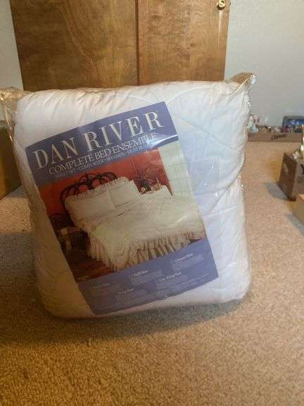 (LB) DAN RIVER KING SIZE BEDDING SET - Isabell Auction