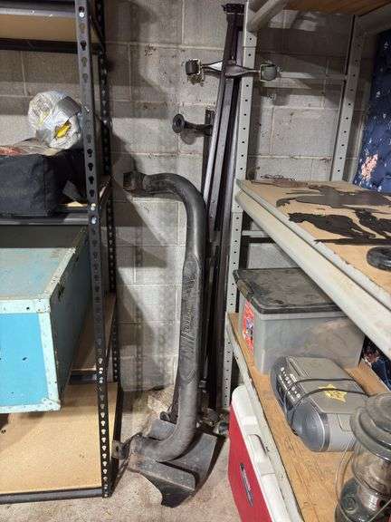 (WG) ASSORTED BED FRAMES AND ONE RUNNING BOARD/STEP - Isabell Auction