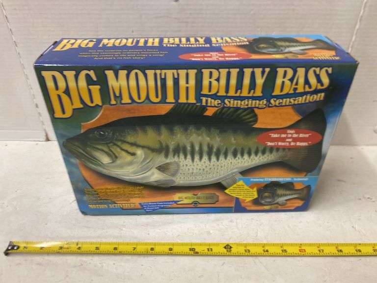 BIG MOUTH BILLY BASS WALL HANGING - Isabell Auction