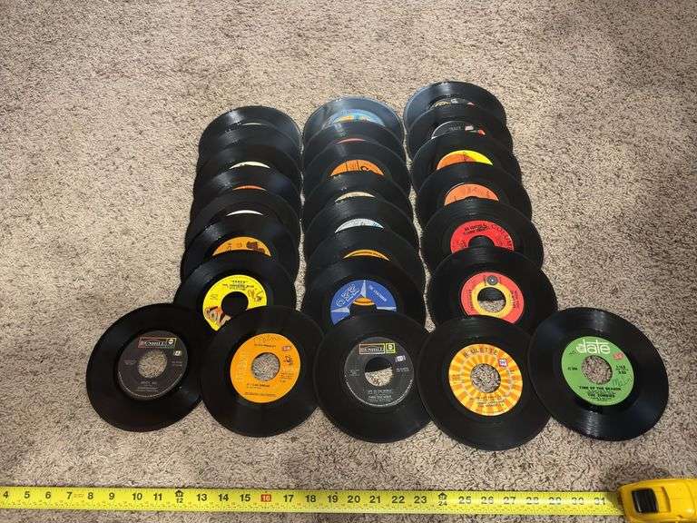 (LB) LOT OF ASSORTED 45 RECORDS INCLUDING JOHN KAY, ELVIS, H. AXTON ...