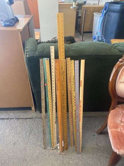 ASSORTED YARD STICKS - Isabell Auction