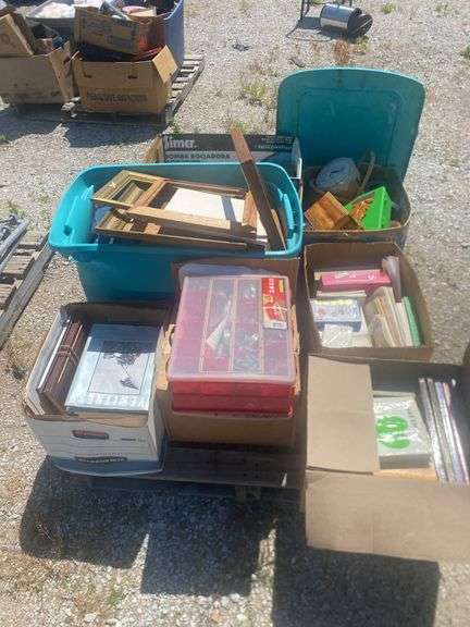 (OUT) LOT OD ASSORTED BOOKS, DECOR, TOOL ORGANIZER, ETC - Isabell Auction