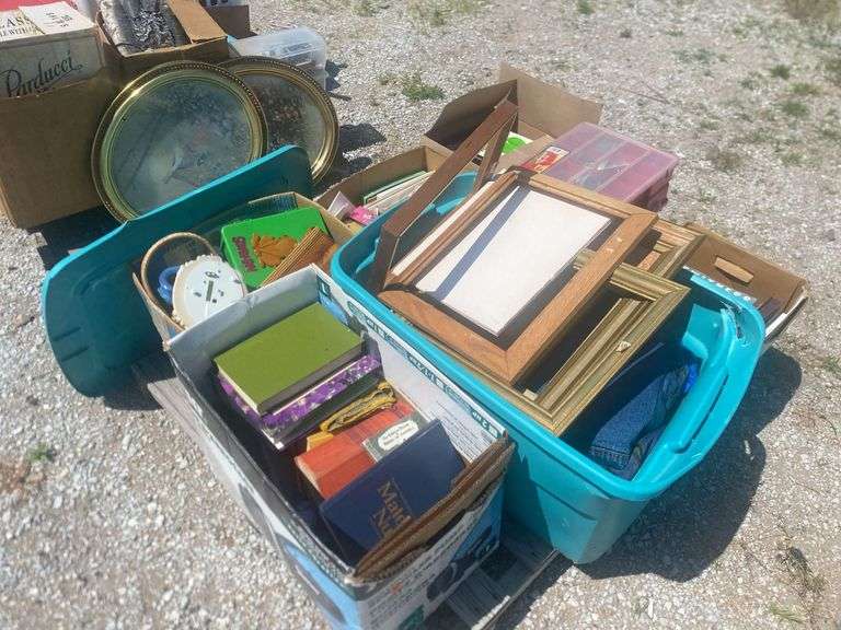 (OUT) LOT OD ASSORTED BOOKS, DECOR, TOOL ORGANIZER, ETC - Isabell Auction