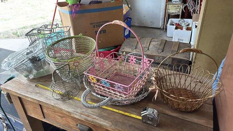 (BG) ASSORTED WIRE BASKETS - Isabell Auction