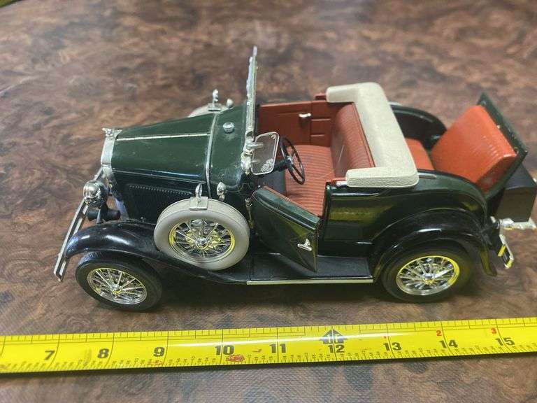 9” 1931 FORD MODEL A MOTORCITY CLASSICS DIE CAST CAR - Isabell Auction