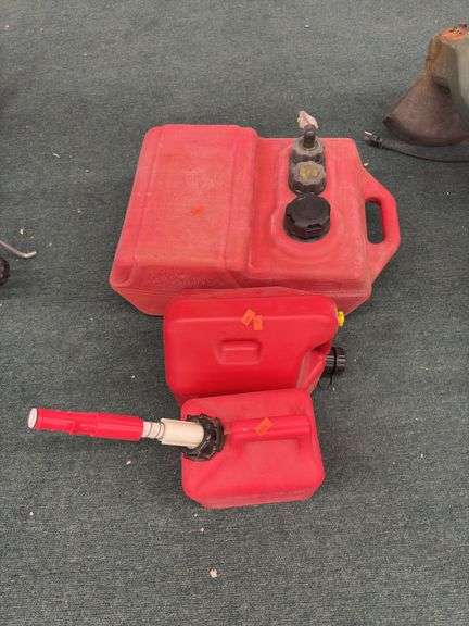 ASSORTED GAS CANS - Isabell Auction