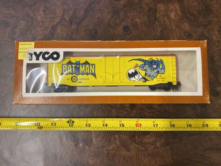 TYCO HO SCALE BATMAN CAR - Isabell Auction