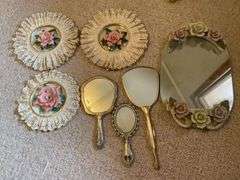 (LB) ASSORTED WALL HANGINGS AND MIRRORS - Isabell Auction
