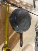 (WG) 8” CAST IRON SKILLET - Isabell Auction