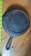 (LS) 8” CAST IRON SKILLET - Isabell Auction