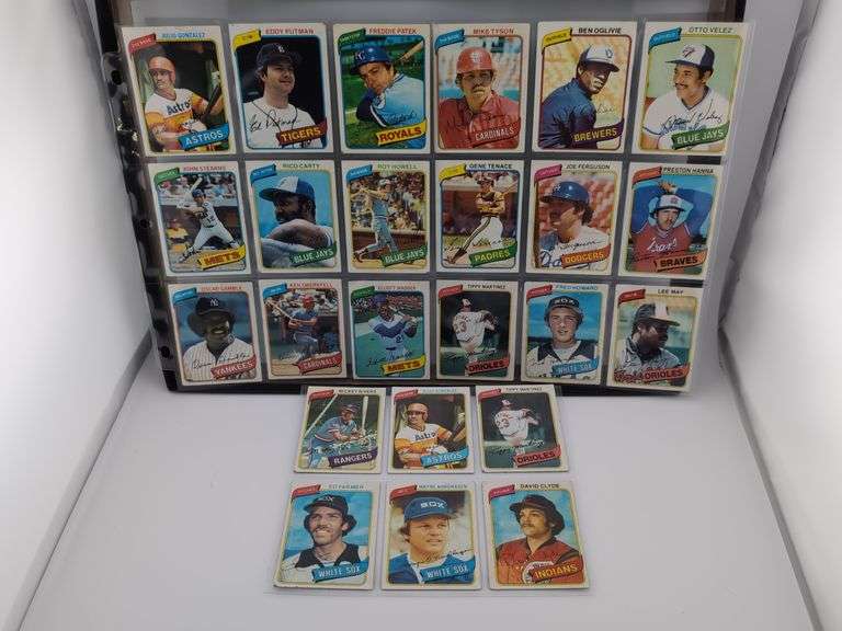 (24) 1980 TOPPS BASEBALL CARDS - Isabell Auction