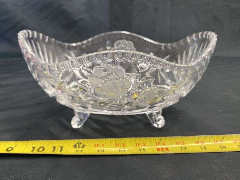10 1/2” CRYSTAL DISH - Isabell Auction