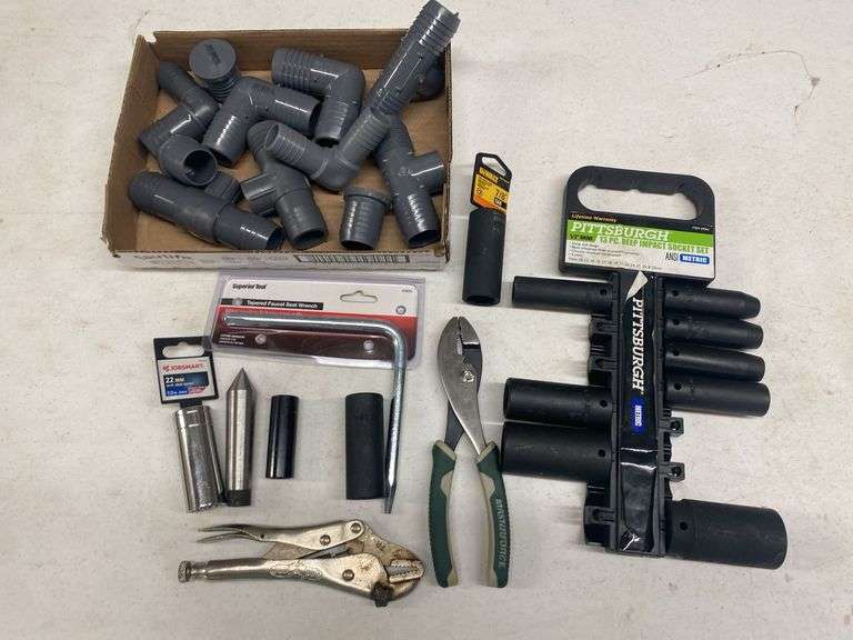ASSORTED TOOLS AND HARDWARE - Isabell Auction