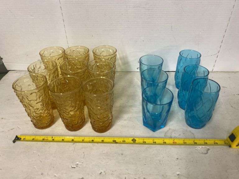 ASSORTED CUPS - Isabell Auction