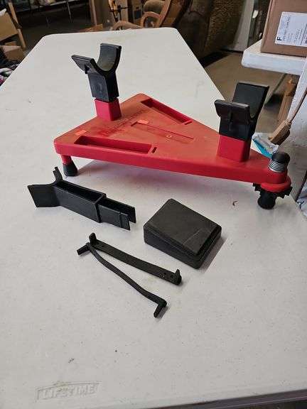 BENCH BUDDY FIREARM HOLDER - Isabell Auction