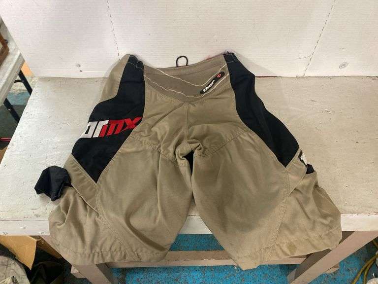 SIZE 32 STATIC THOR BIKER SHORTS - Isabell Auction