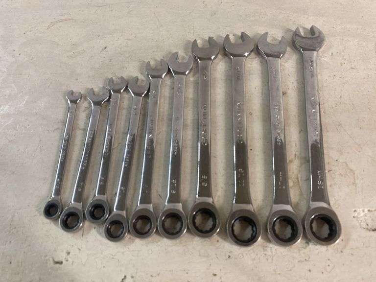 ASSORTED CRAFTSMAN WRENCHES - Isabell Auction