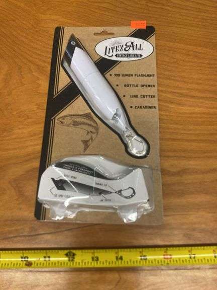LITEZ ALL LURE MULTI-USE FLASHLIGHT KEYCHAIN - Isabell Auction
