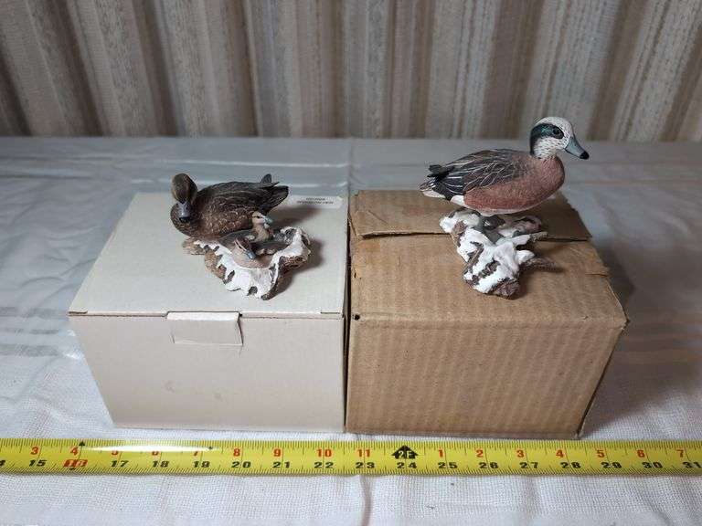 (K) THE HADLEY COLLECTION RESIN WIDEON HEN AND DRAKE FIGURINES ...