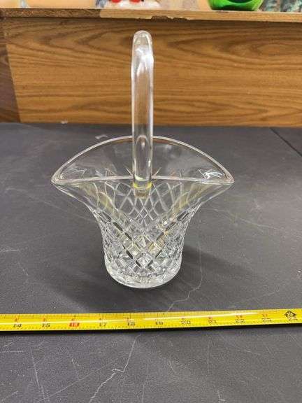 CRYSTAL BASKET - Isabell Auction