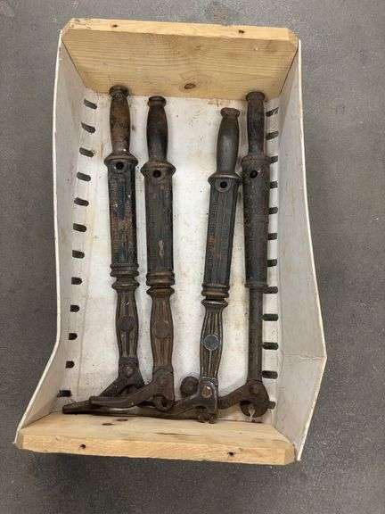 SLIDE HAMMER NAIL PULLERS - Isabell Auction
