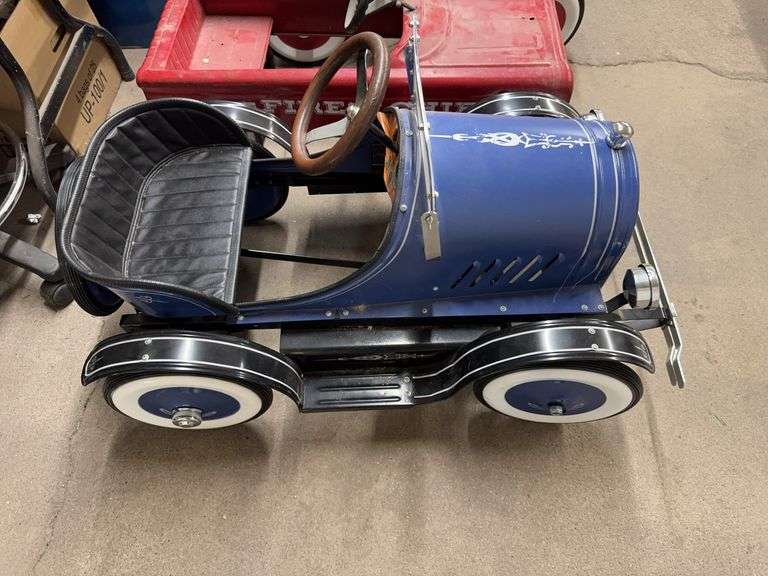 DEXTON DELUXE BLUE ROADSTER PEDAL CAR - Isabell Auction