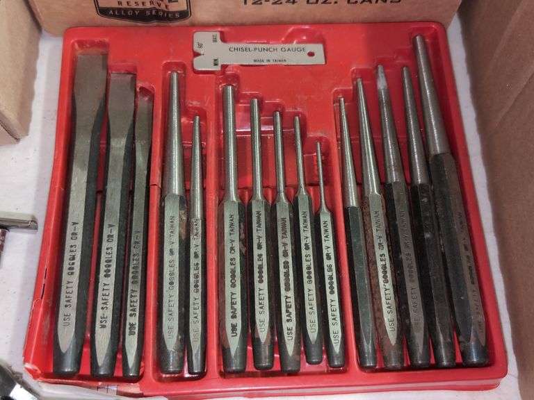 (G) PUNCH & CHISEL SET - Isabell Auction