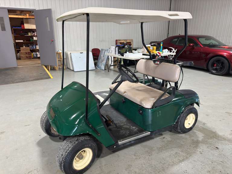 1999 EZGO TXT Gas Powered Golf Cart - Jardine Auctioneers