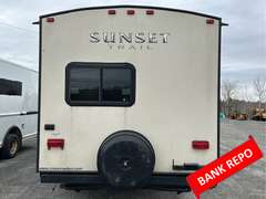 2013 Crossroads Sunset Trail Reserve 32BH - Jardine Auctioneers