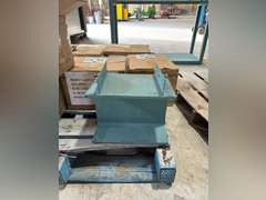 Steel I Beam Style Platform - Jardine Auctioneers