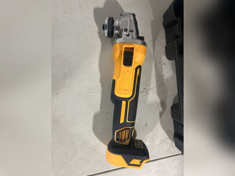 CORDLESS ANGLE GRINDER - Jardine Auctioneers