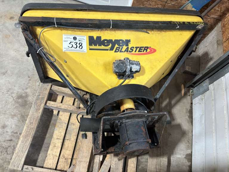 Meyer Blaster Hitch Sander (no controls) - Jardine Auctioneers