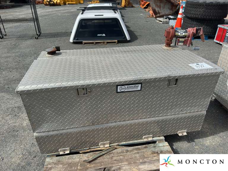 DeeZee Fuel Slip Tank with Pump for Pickup - Jardine Auctioneers