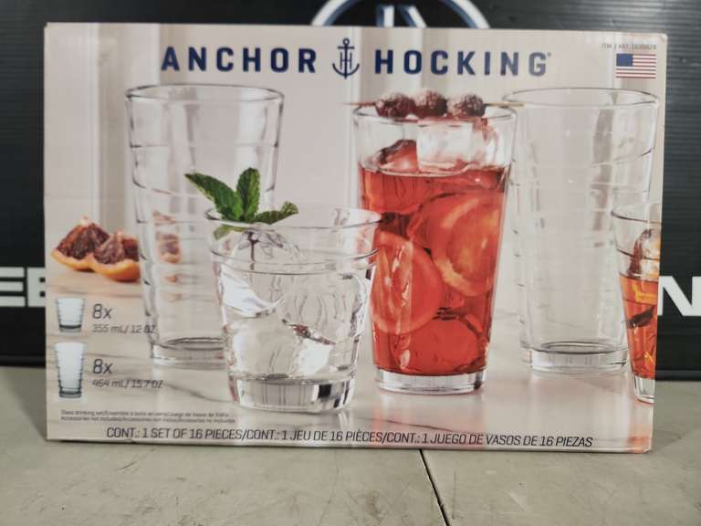 16 Piece Glass Drinking Set - Jardine Auctioneers