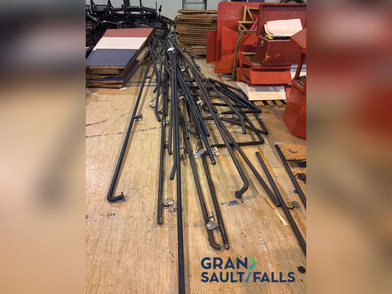 Lot of Movie Theatre Railing Various Lengths & Sizes - Jardine Auctioneers