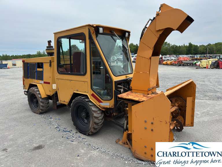 Trackless MT5T with Snowblower - Jardine Auctioneers