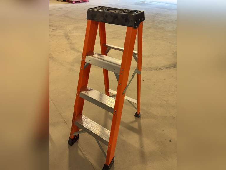 Stepping Ladder - Jardine Auctioneers