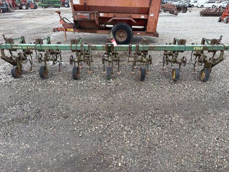 John Deere RM 6 Row Cultivator - Jeff Boone Auction and Realty