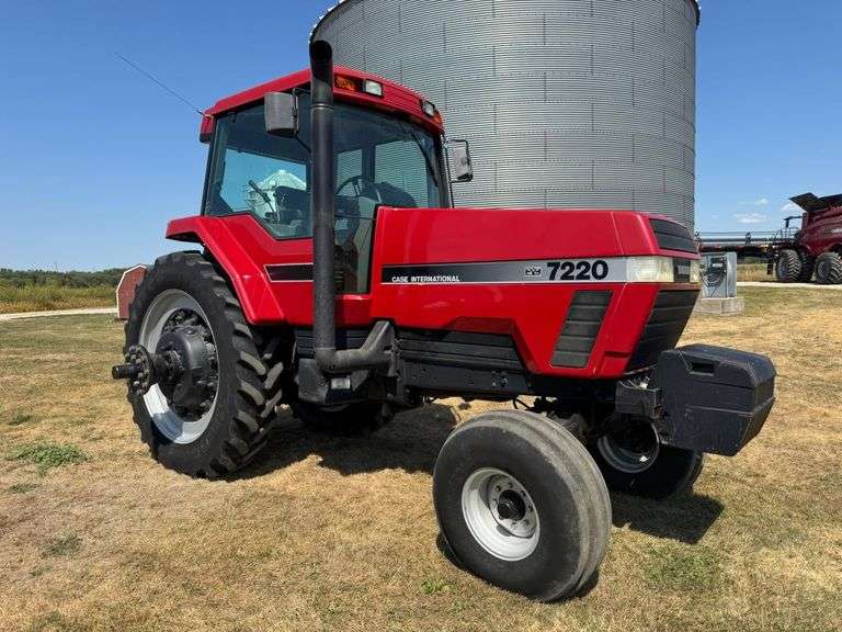 1995 Case IH 7220 Magnum Tractor - Jeff Boone Auction and Realty