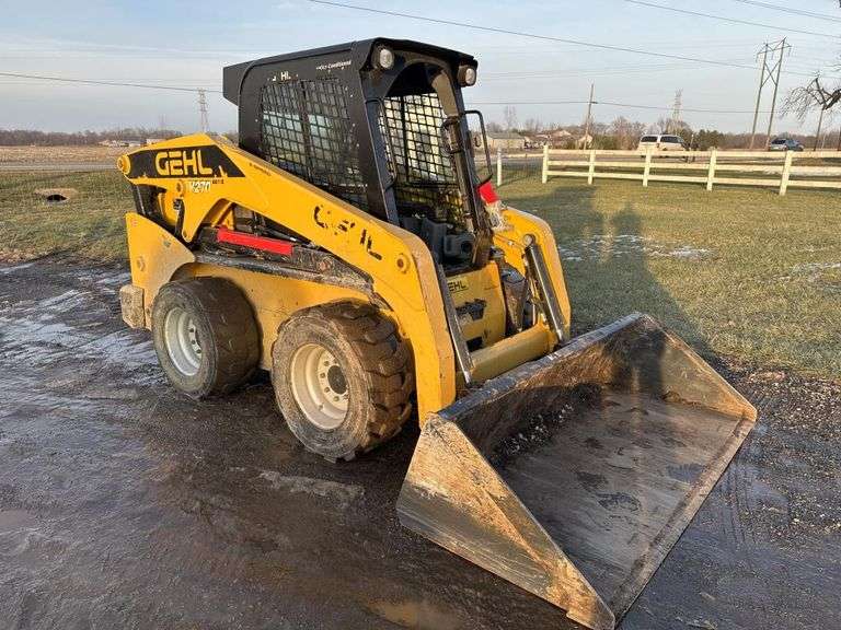 2022 Gehl V270 Skid Steer Loader - Jeff Boone Auction and Realty