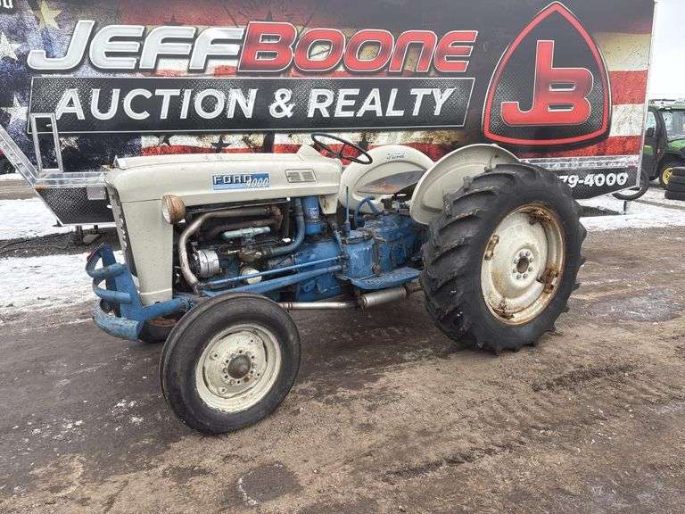 Ford 4000 Tractor - Jeff Boone Auction and Realty